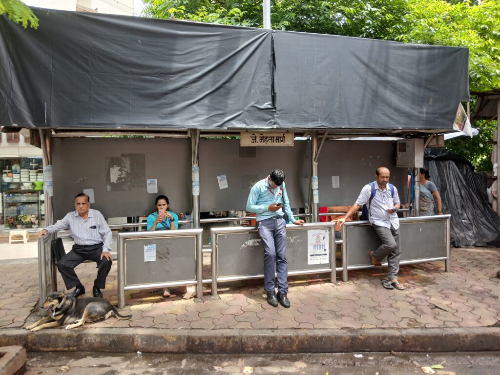 Digital Board On BEST Bus Stops – The Voice of Malabar Hills